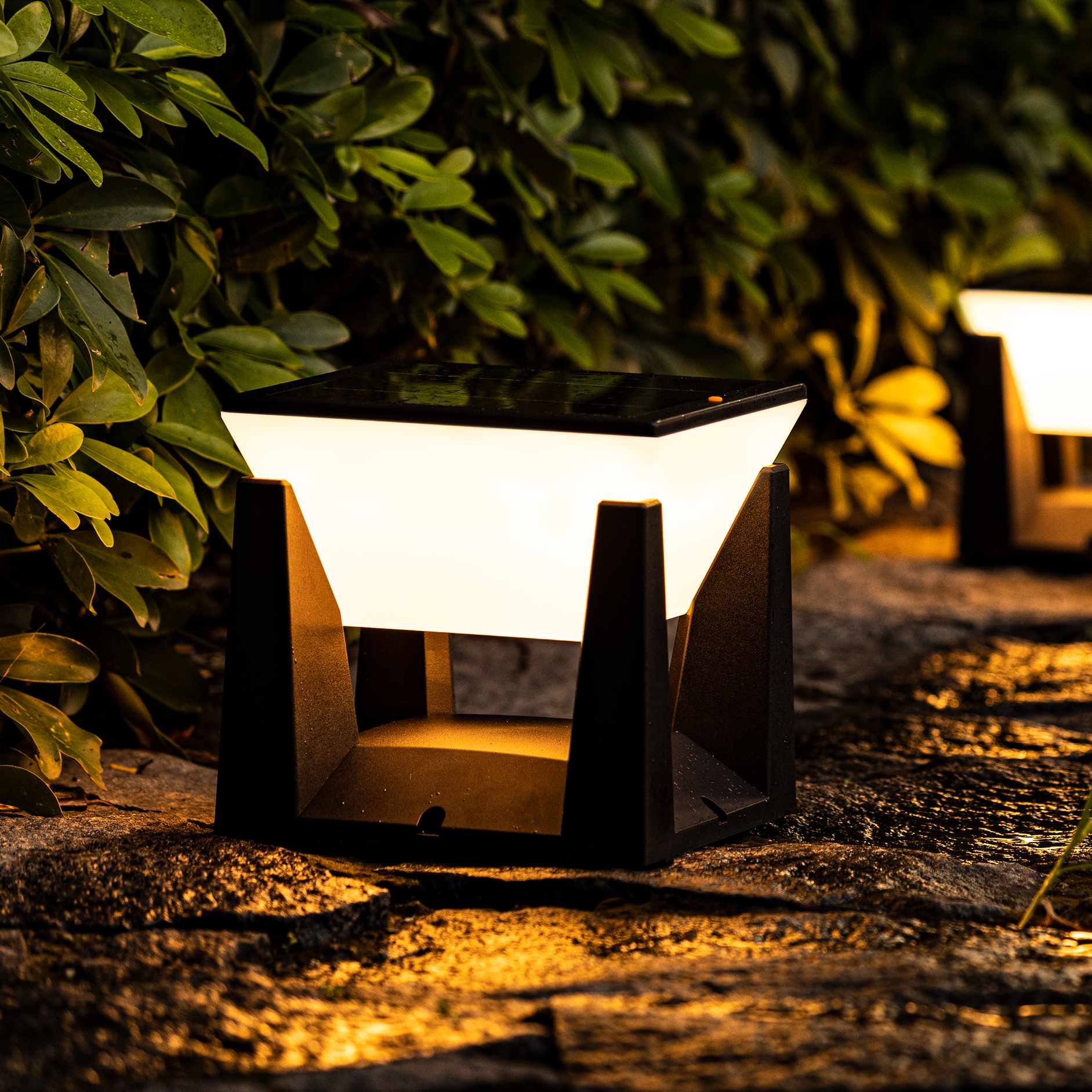 SolaWege LED Wegleuchte – Solar Außenlampe Schwarz für Garten